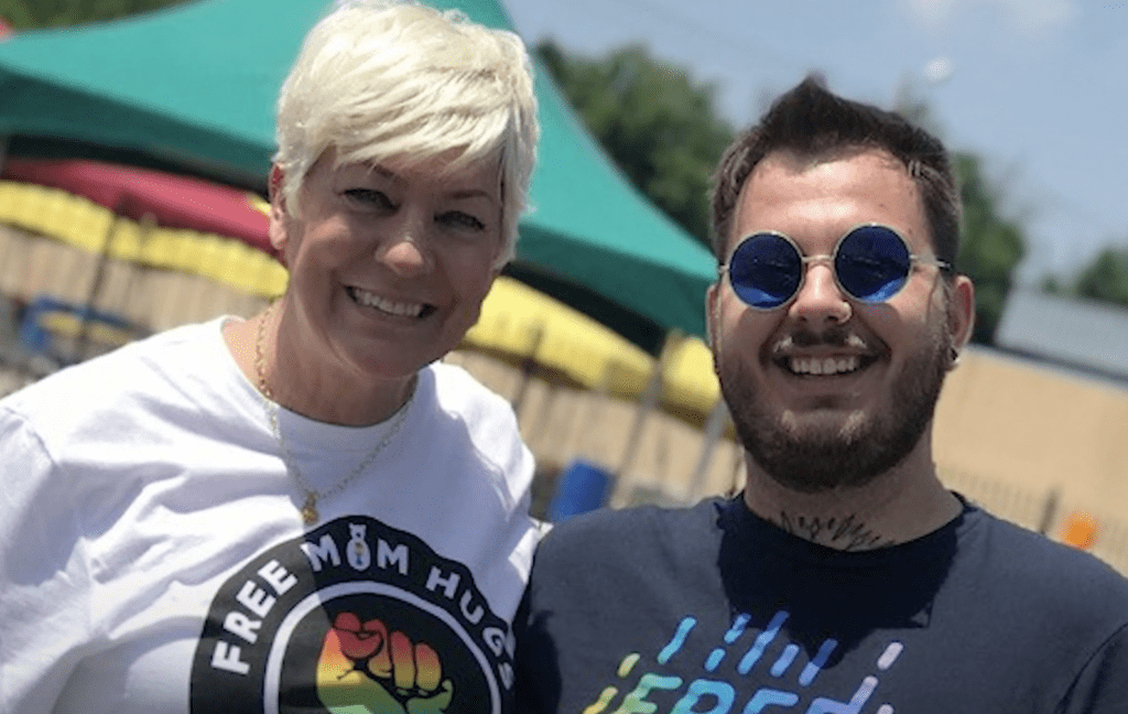 How Parents Can Support Their LGBTQ+ Youth | It Gets Better: Free Mom ...